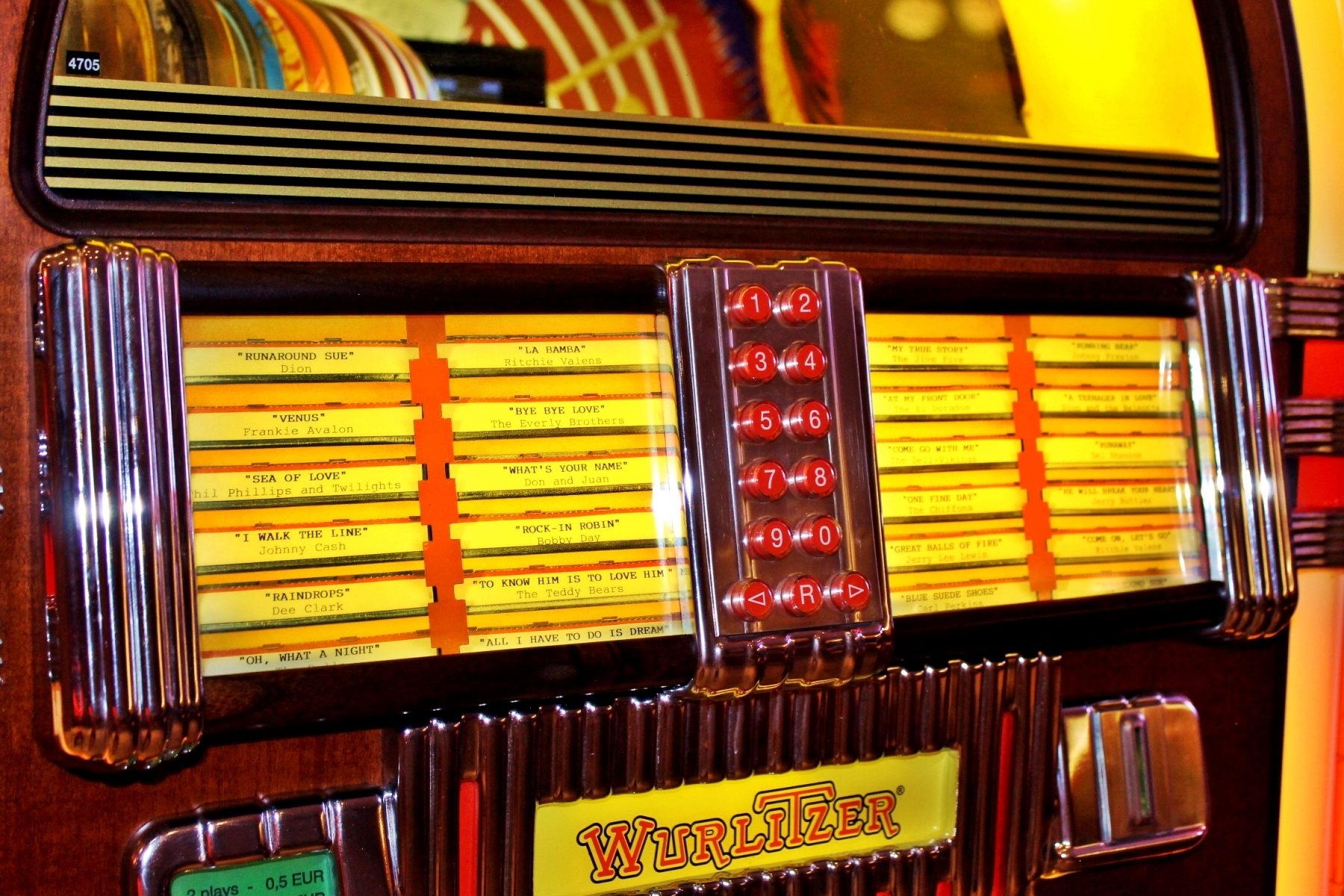 Wurlitzer Musikbox und NSM Jukebox mit moderner TechnikAmerican Warehouse