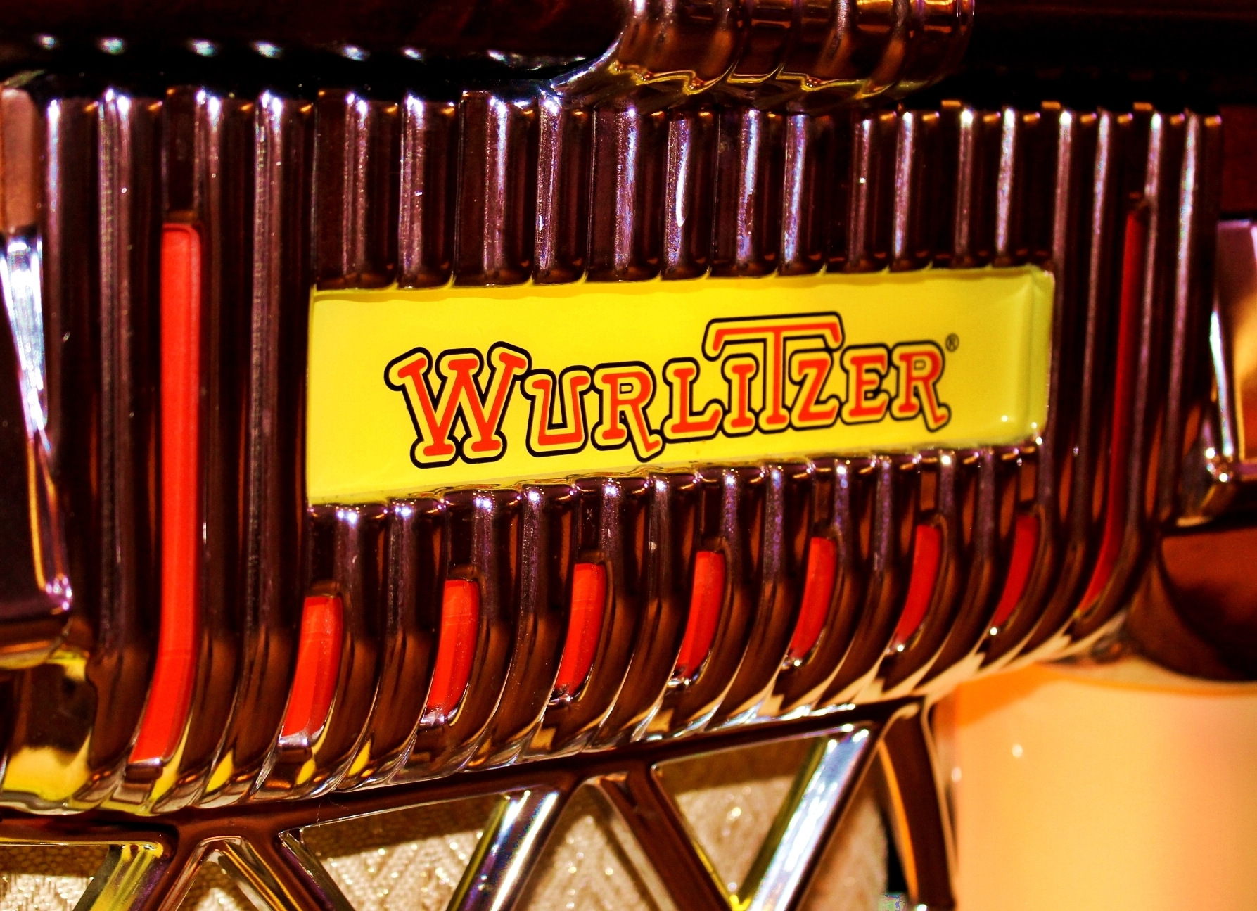 Wurlitzer Musikbox und NSM Jukebox mit moderner Technik