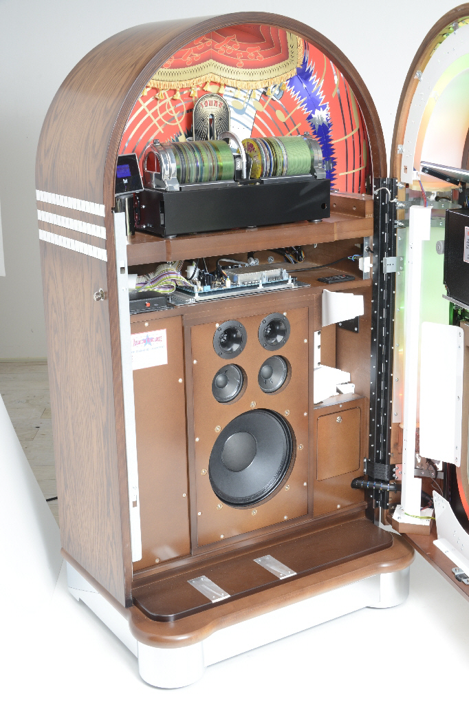 Wurlitzer Musikbox und NSM Jukebox mit moderner Technik